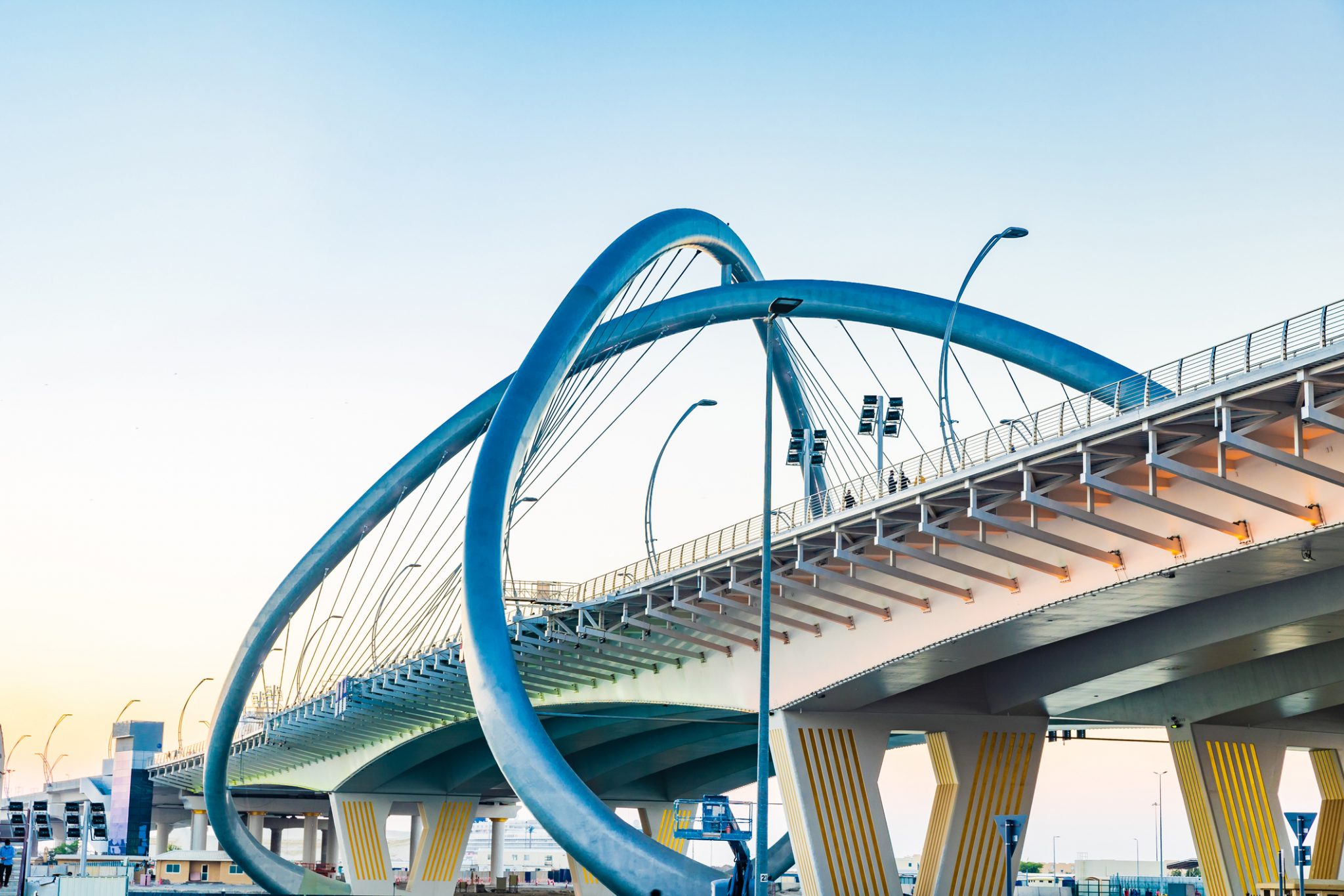 What is the Infinity Bridge in Dubai? - Almowafir